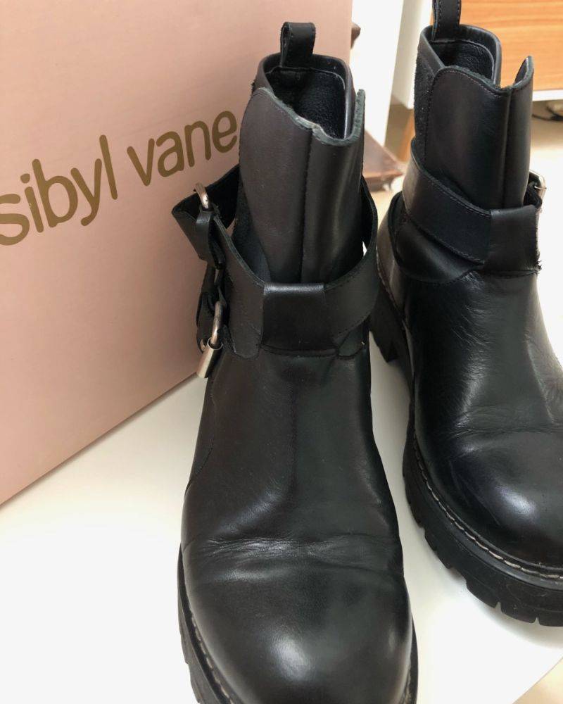 Renová Tu Vestidor - Botas Sybil Vane