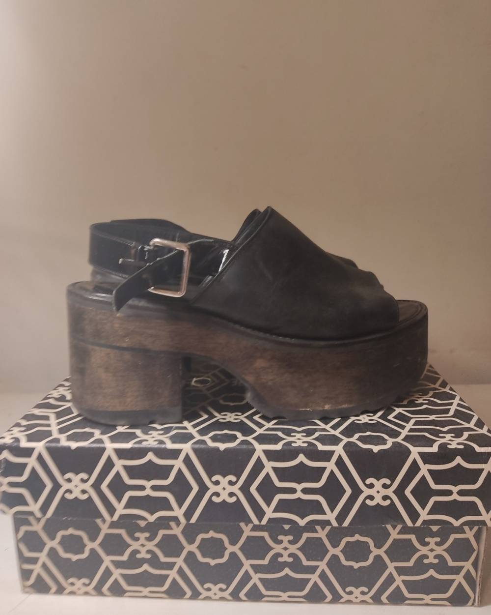 Renová Tu Vestidor - Sandalias Paruolo