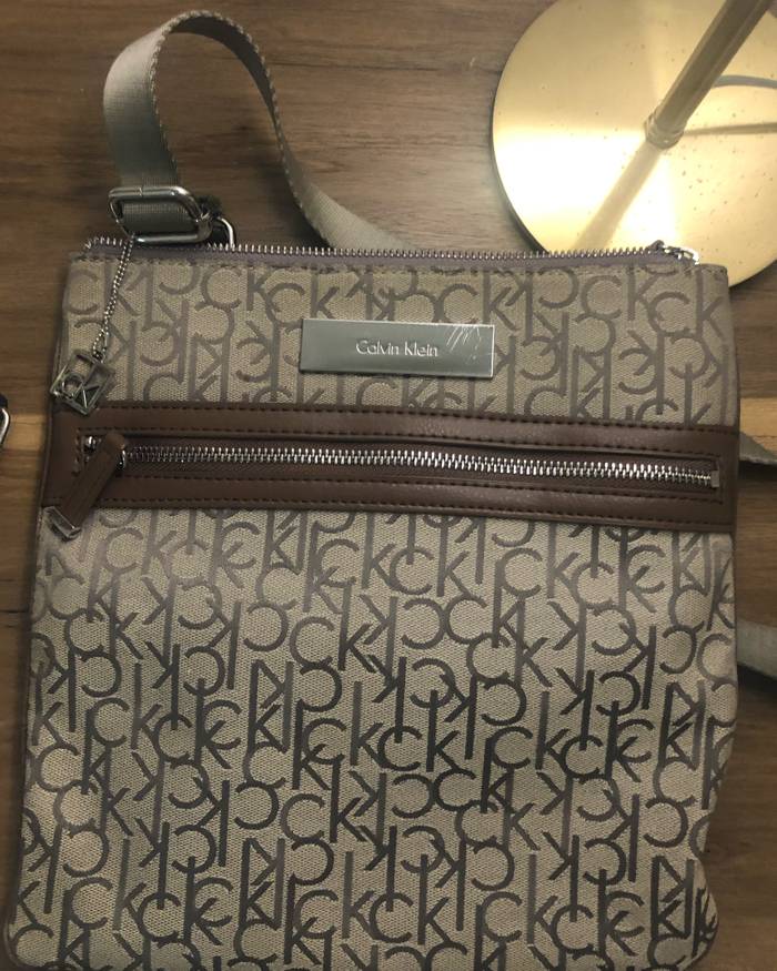 Renová Tu Vestidor - Cartera Calvin Klein