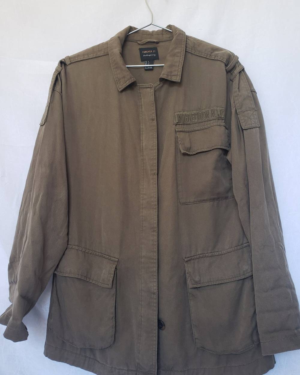 Renová Tu Vestidor - Campera Forever 21