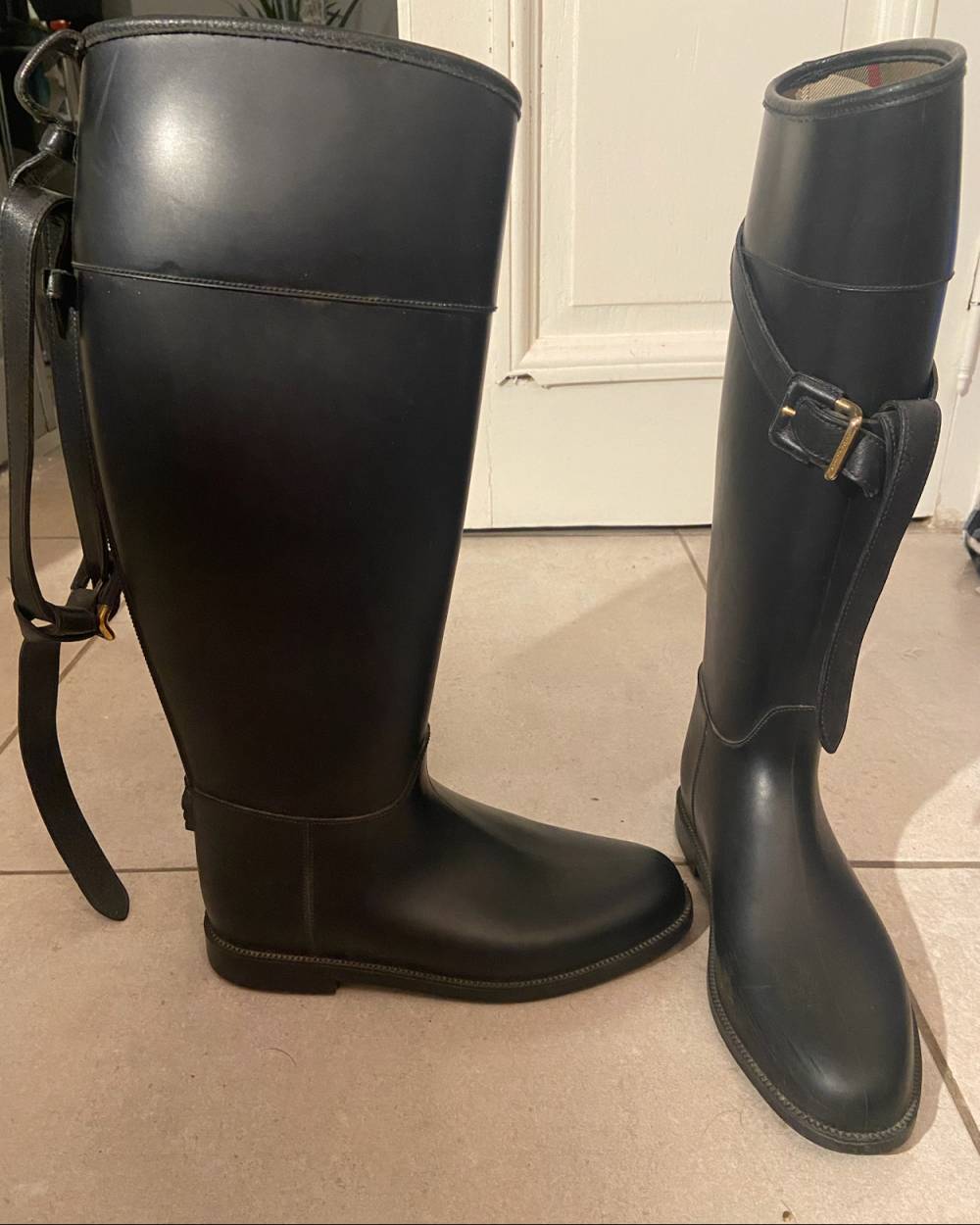 Renová Tu Vestidor - Botas Burberry