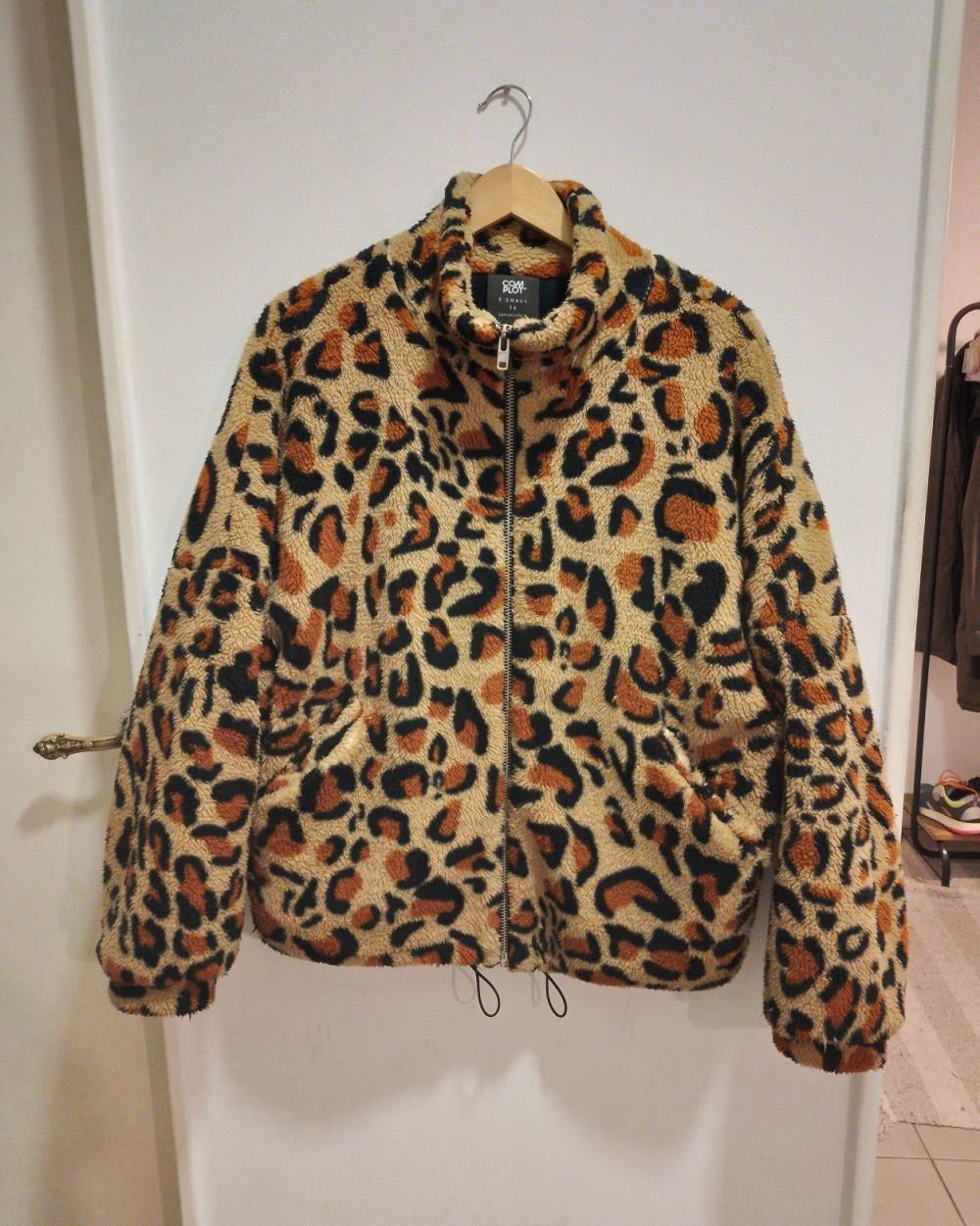 Renová Tu Vestidor - Campera Complot