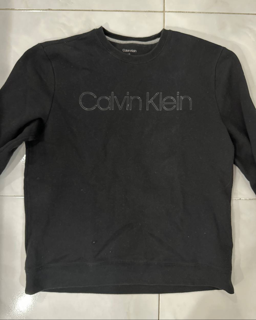 Renová Tu Vestidor - Buzo Calvin Klein
