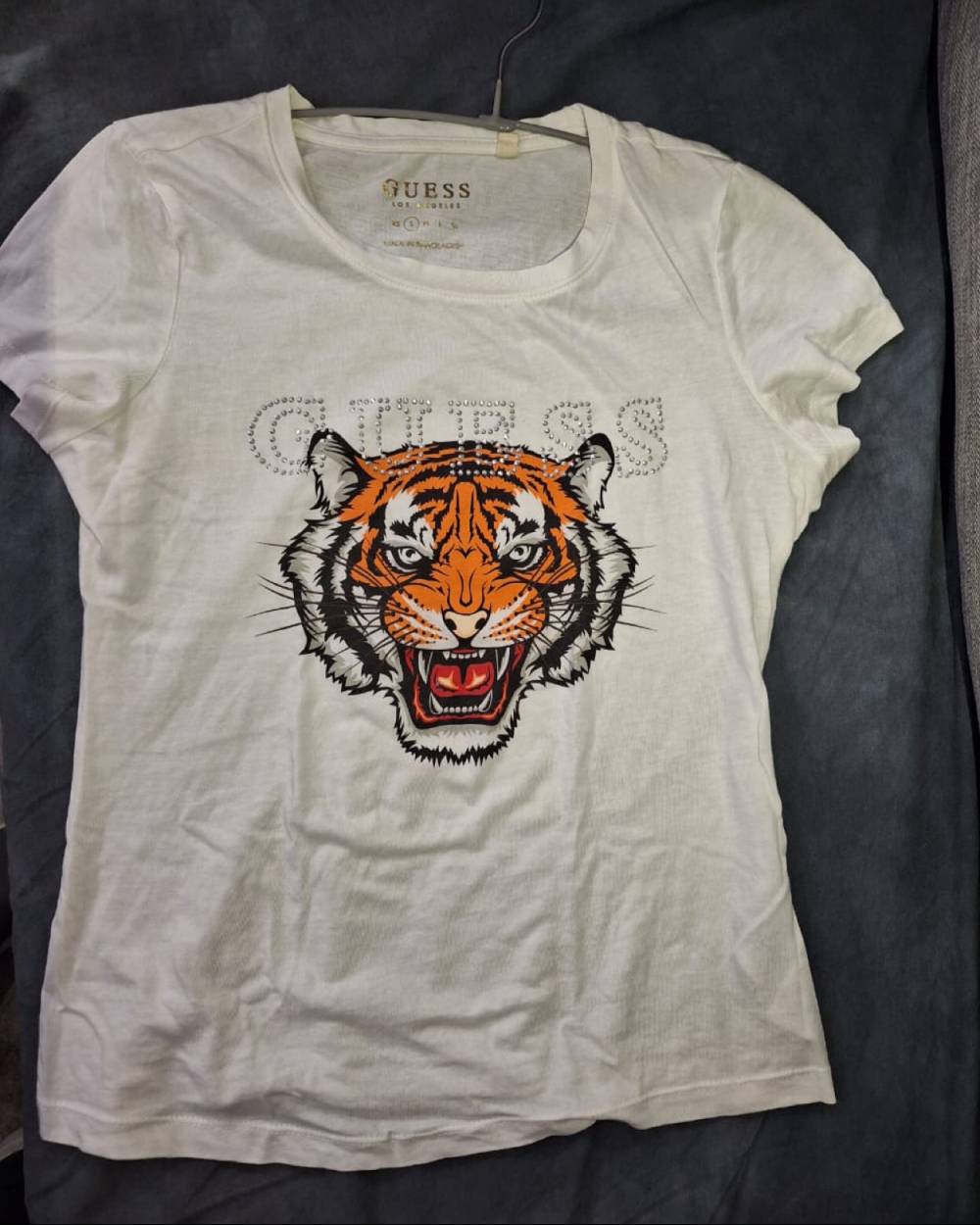 Renová Tu Vestidor - Remera Guess