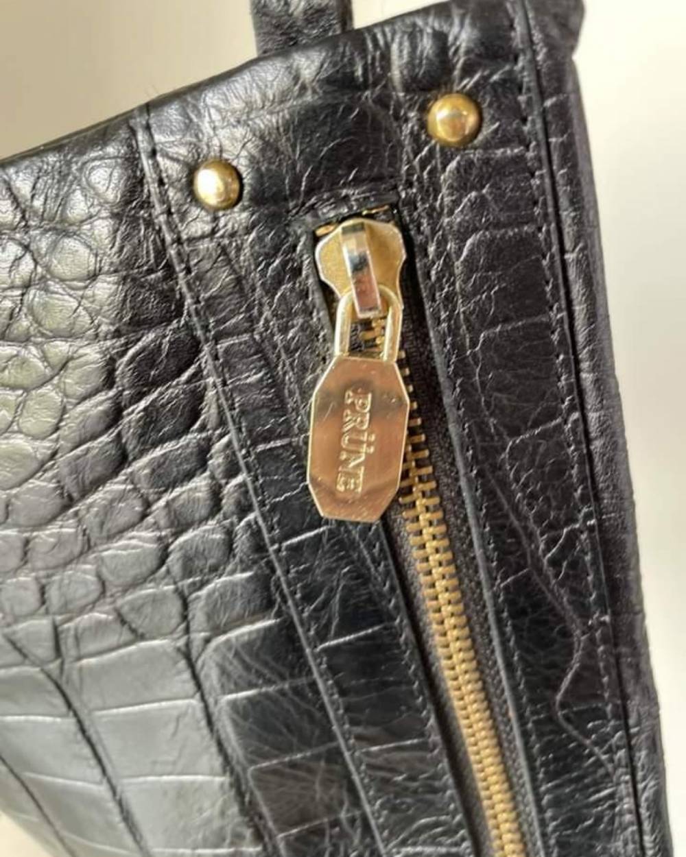 Renová Tu Vestidor - Cartera Prune