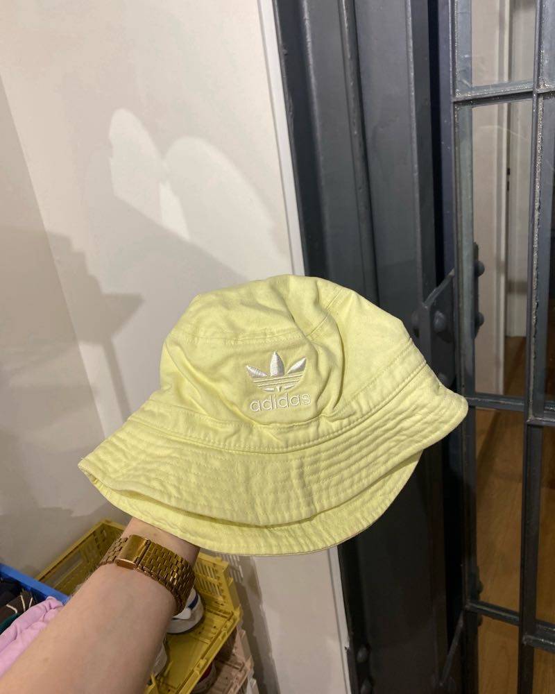 Renová Tu Vestidor - Sombrero Adidas