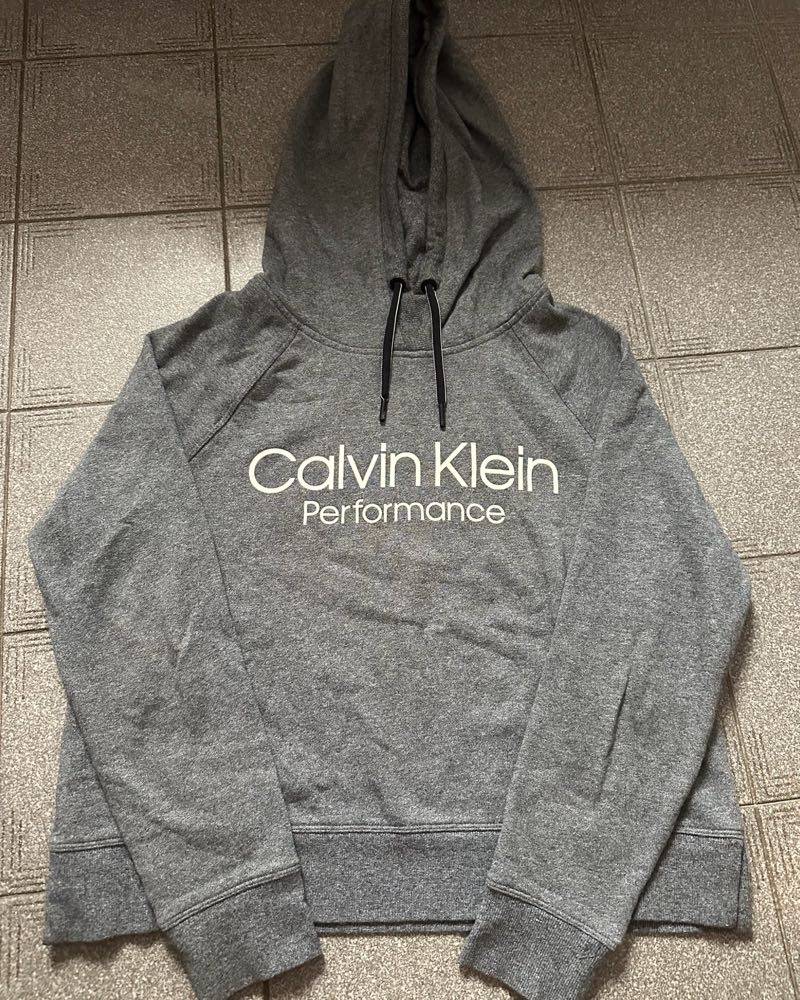Renová Tu Vestidor - Buzo Calvin Klein