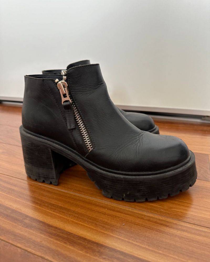 Renová Tu Vestidor - Botas Paruolo