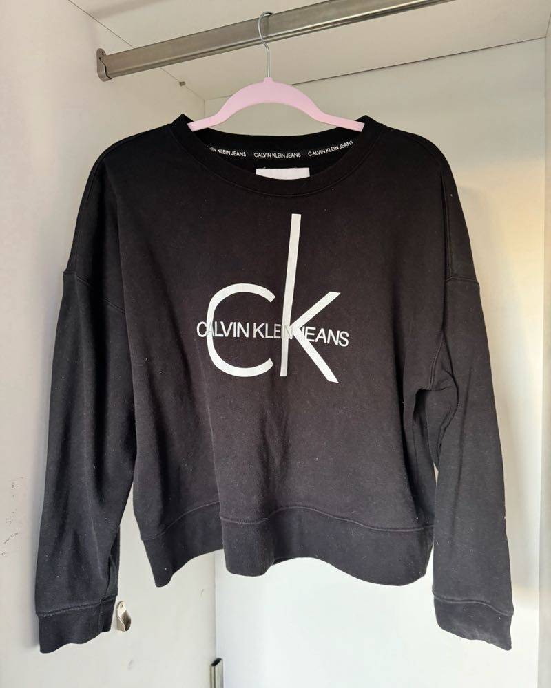 Renová Tu Vestidor - Buzo Calvin Klein