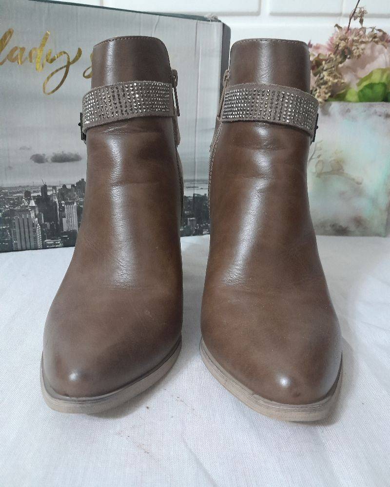 Renová Tu Vestidor - Botas Lady Stork