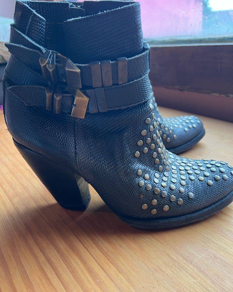 Renová Tu Vestidor - Botas Prune