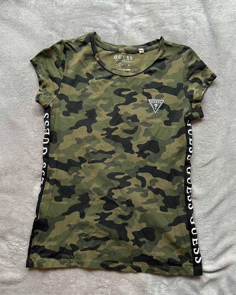 Renová Tu Vestidor - Remera Guess