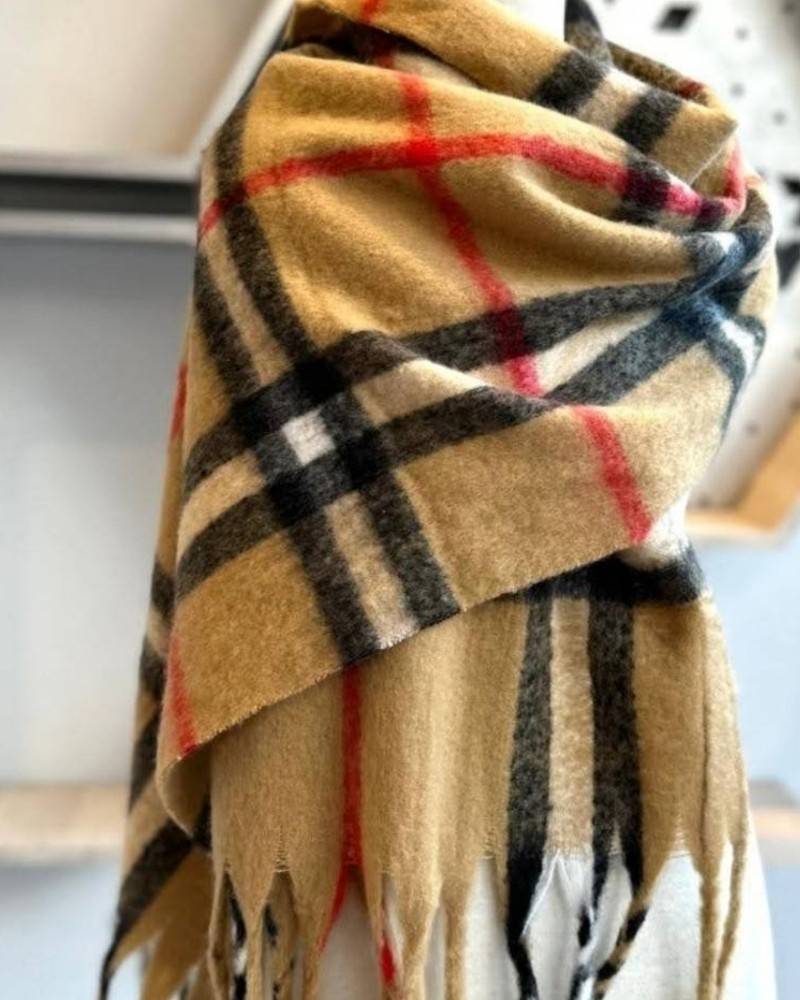 Renová Tu Vestidor - Bufanda Burberry