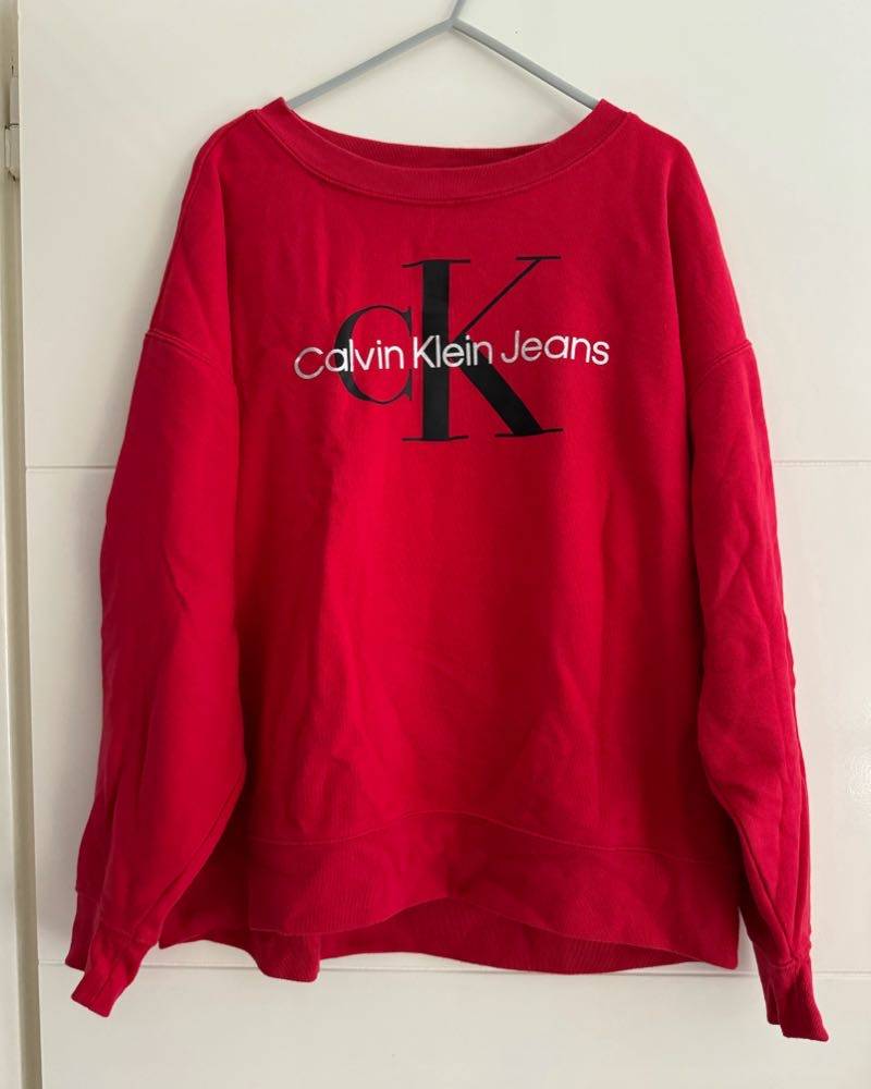 Renová Tu Vestidor - Buzo Calvin Klein