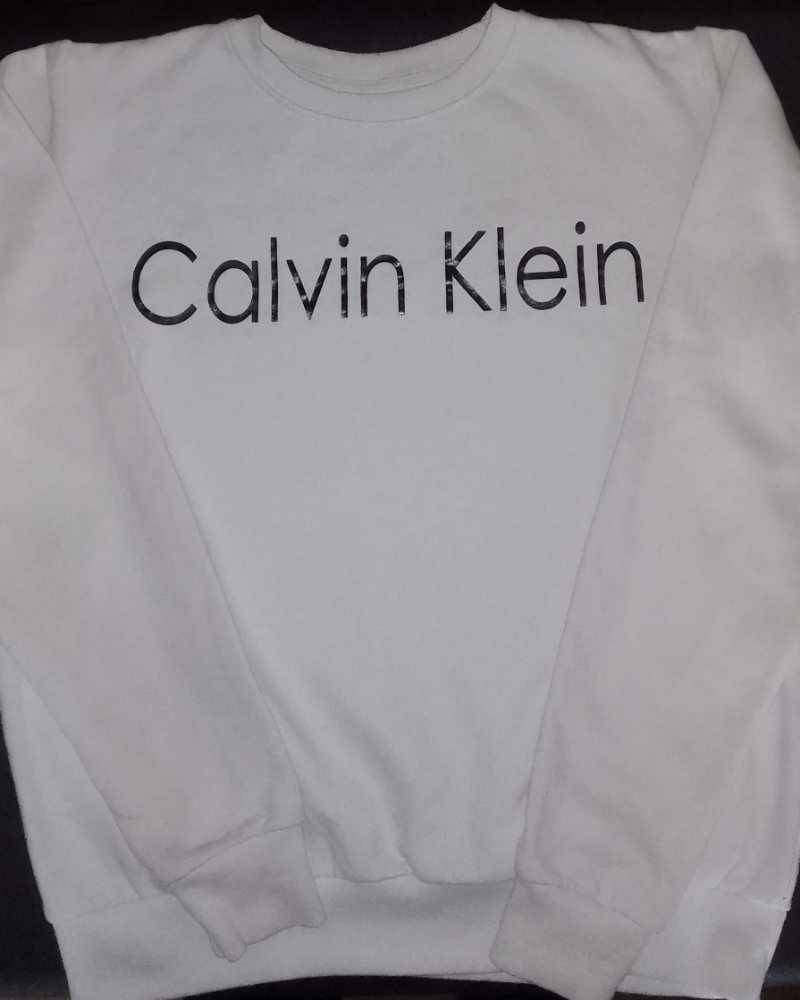 Renová Tu Vestidor - Buzo Calvin Klein