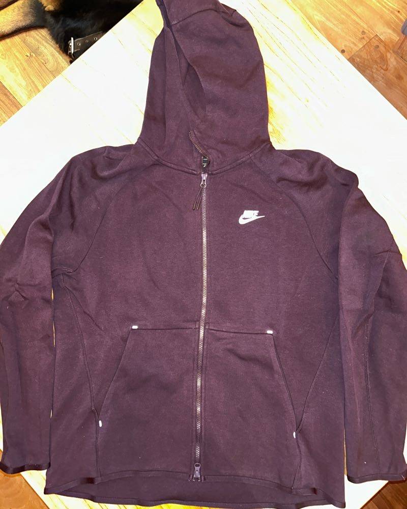 Renová Tu Vestidor - Campera Nike