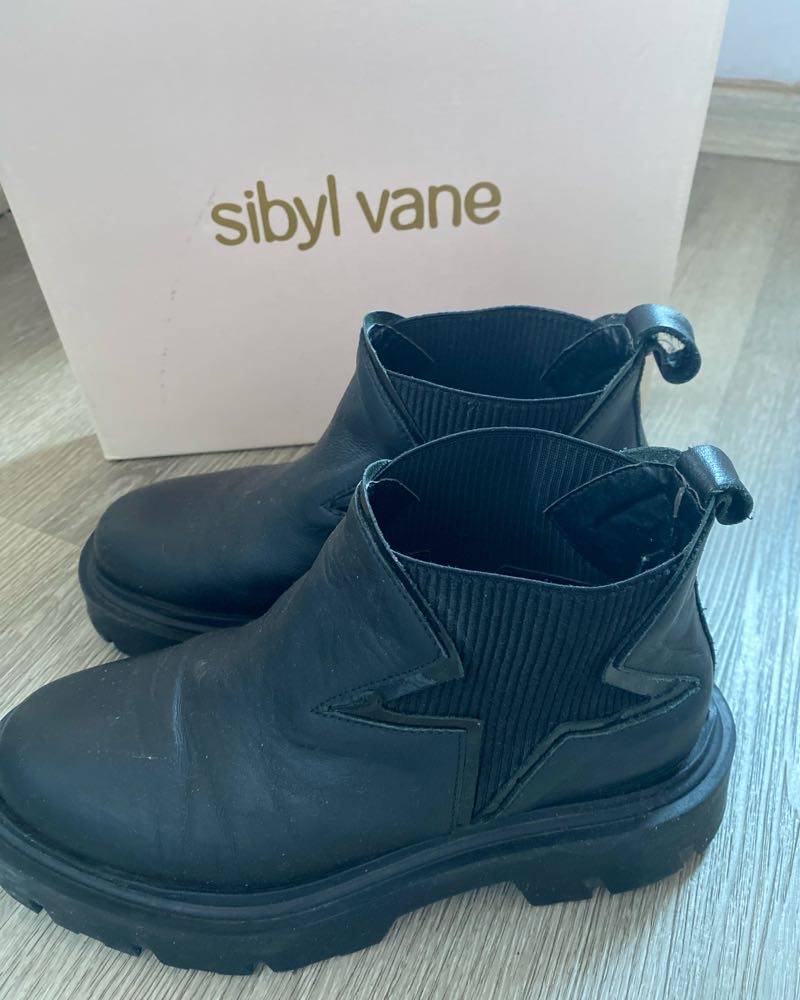 Renová Tu Vestidor - Botas Sybil Vane