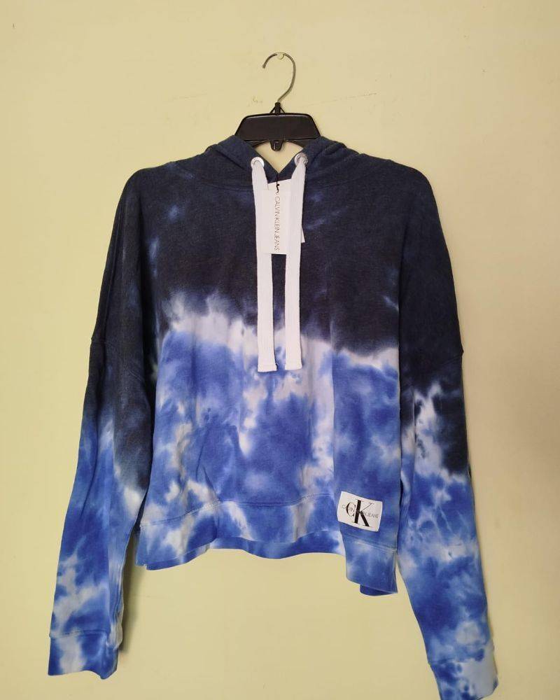 Renová Tu Vestidor - Buzo Calvin Klein