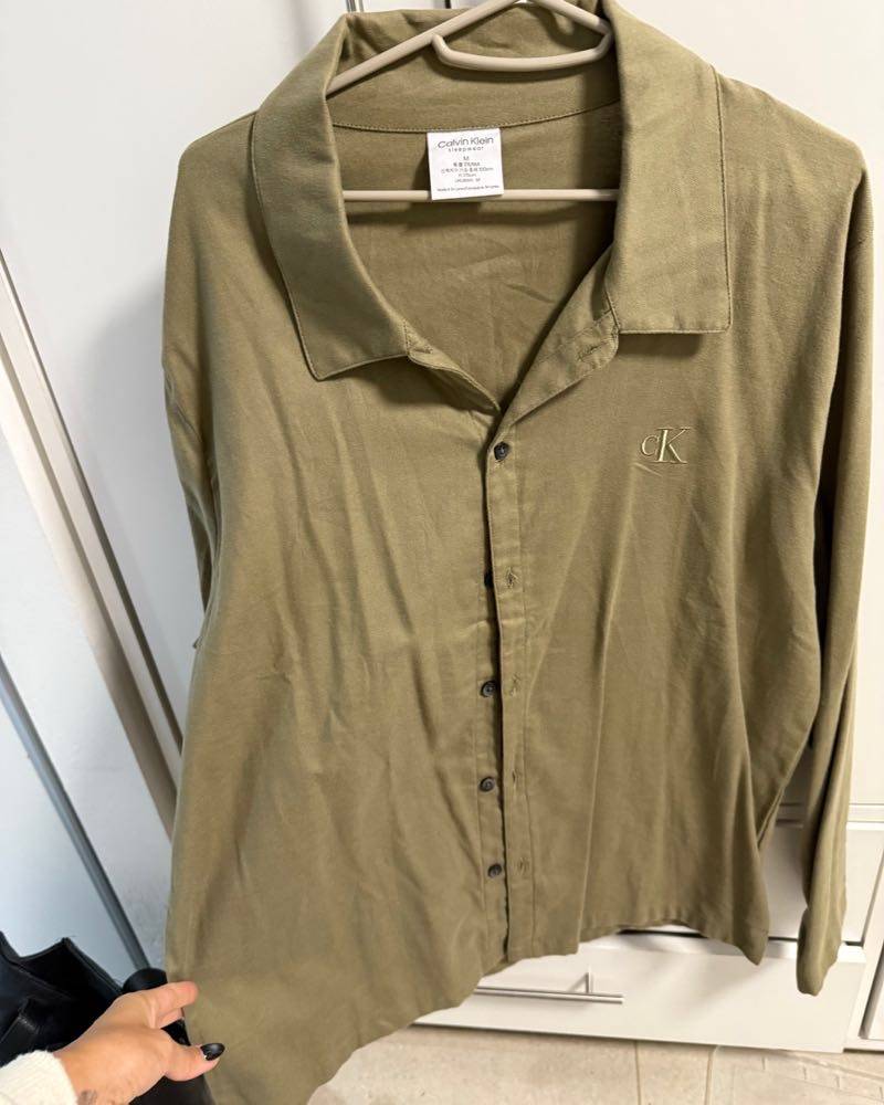 Renová Tu Vestidor - Camisa Calvin Klein