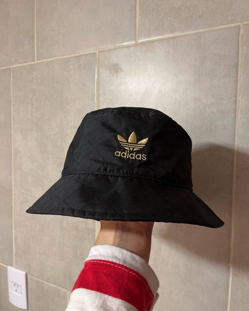 Renová Tu Vestidor - Sombrero Adidas