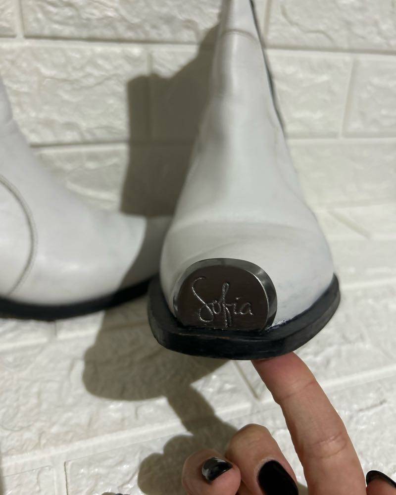 Renová Tu Vestidor - Botas Sofia Sarkany