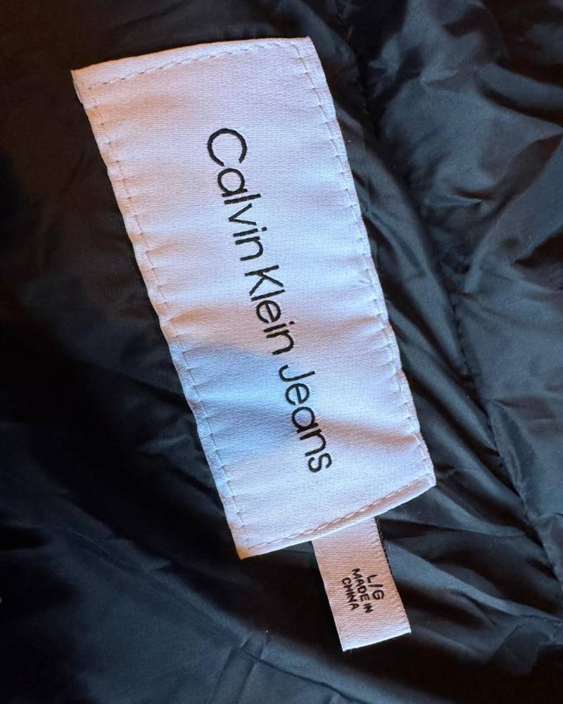 Renová Tu Vestidor - Campera Calvin Klein